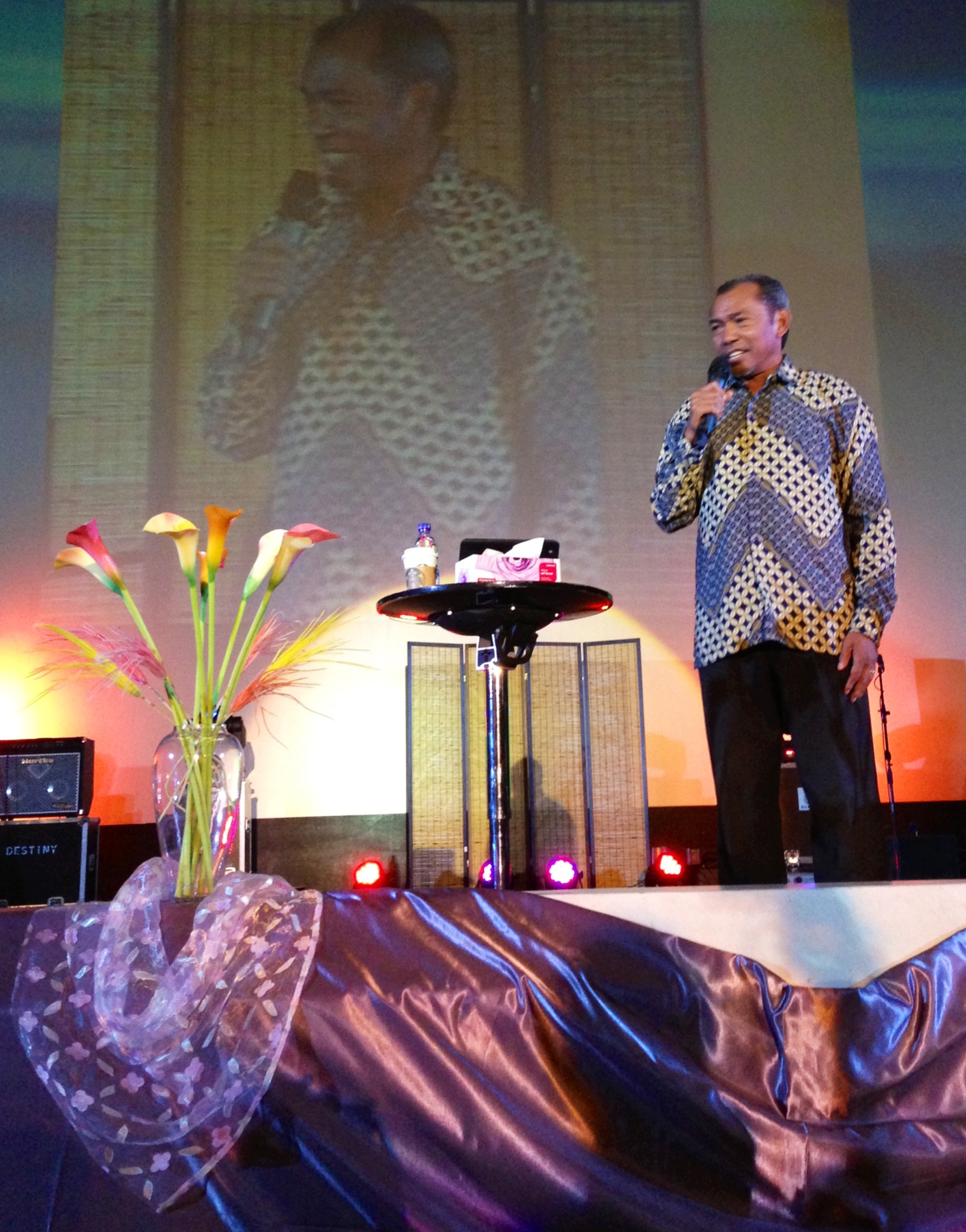 Mel Tari – World Mission